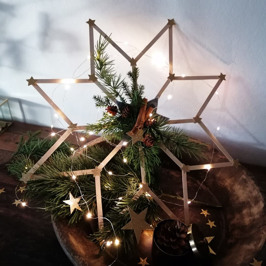 Holzsterne aus Bastelhölzchen im XXL-Format mit Beleuchtung